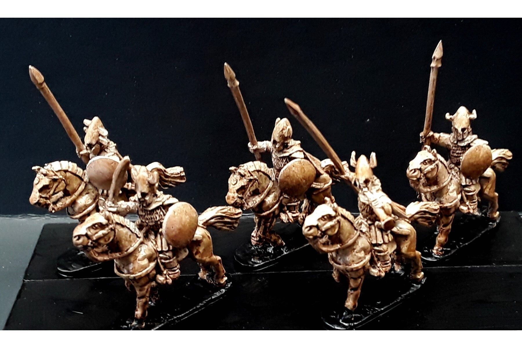 Delvian Cavalry with Lances & Shields on Horses (16 figures) | Battle ...